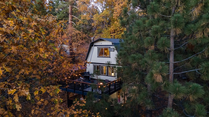 Scenic Mountain Escape | Hot Tub + Cozy Fire Pit - シュガーローフ, CA