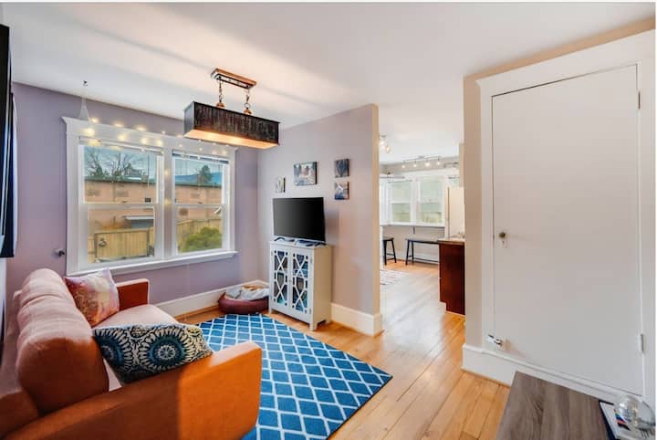 Black Sheep Bnb: Artsy 3 Bed Heritage Home - Castlegar