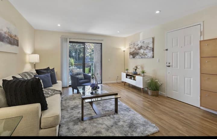 This Beautiful, Clean, And Fully Furnished - Santa Clara, CA