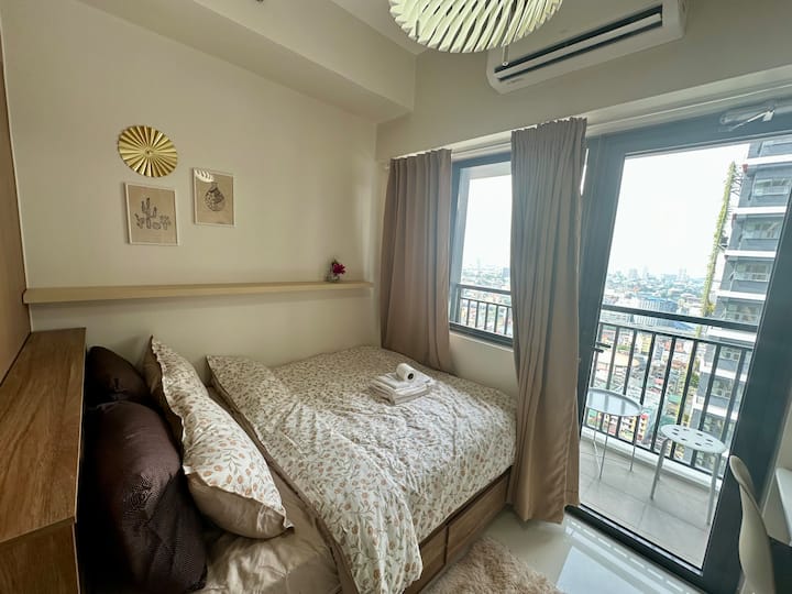 Elegant Condo W/ Balcony, Wi-fi, Pool, Makati - Manila