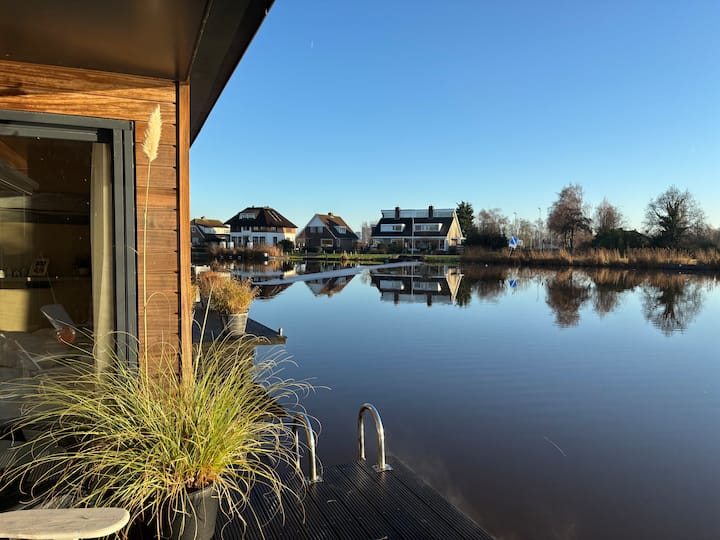 Sfeervolle Woonboot Met Uniek Uitzicht - Amstelveen