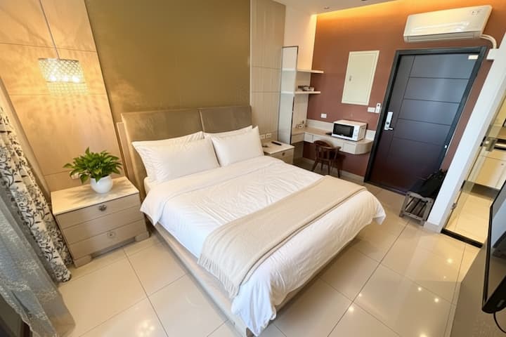 Mrt台北車站｜沐光設計．質感雅居｜獨立陽台、全配洗衣機 - Taipei