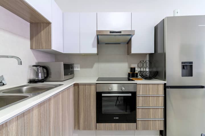 Skyline 3 Bedroom | 2 Bathrooms | Sleeps Six - Sandton