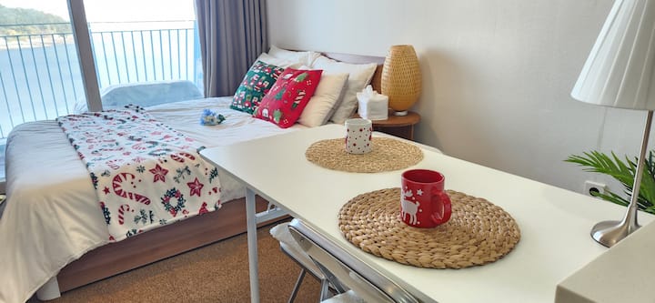 [더스카이오션#7]일출/인천공항/풀오션뷰/최상급 호텔 레지던스/인스파이어/Ott/가습기준비 - South Korea