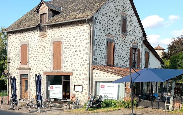 Chambre, Lit Double Avec Restauration Sur Place - Aurillac