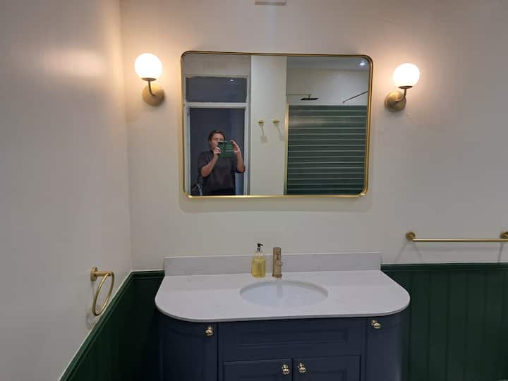 Two Bedroom Property By The Sea - 