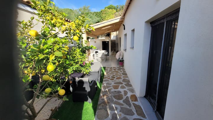 Maison Dans Un Domaine Residentiel - Bormes-les-Mimosas