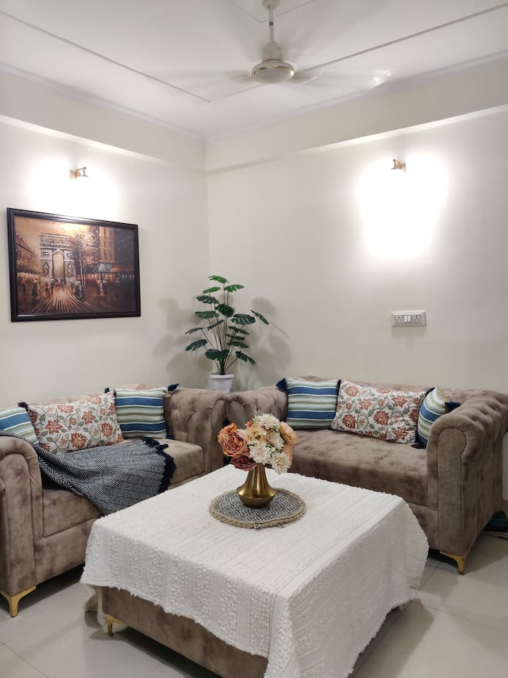 Hera's Bnb 2 Bedroom Unit With Lift - New Delhi