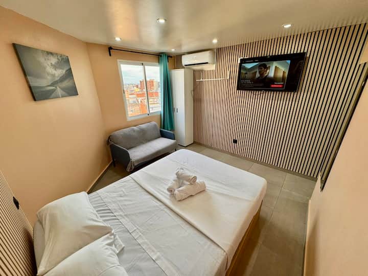 1 Apartamento Nuevo Con Cocina. Frente Al Metro - L'Hospitalet de Llobregat