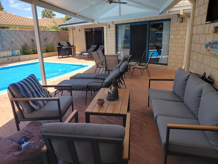 Watersun Pool & Sauna Coastal Retreat; Gold Room - Pinjarra