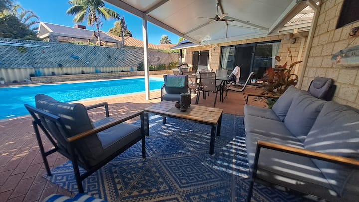 Mandurah Pool & Sauna Coastal Retreat; King Room - Mandurah