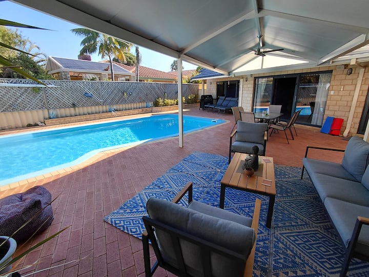 Watersun Pool & Sauna Coastal Retreat King Bed - Mandurah