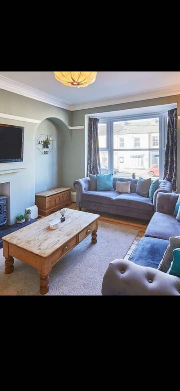 Dog Friendly Victorian Terrace - Coast And Country - Saltburn-by-the-Sea