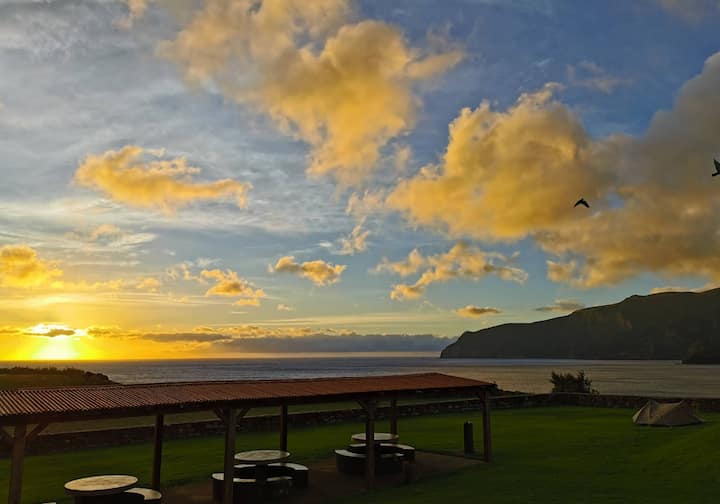 Tent, Camping Site By The Sea. Toilet, Shower, Bbq - Açores