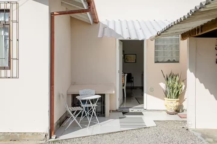 Hospedagem Sul Da Ilha Próximo Aeroporto E Praias - Florianópolis