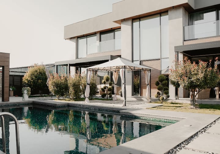 Diwine House, Villa With Private Spa & Winery - Ruma