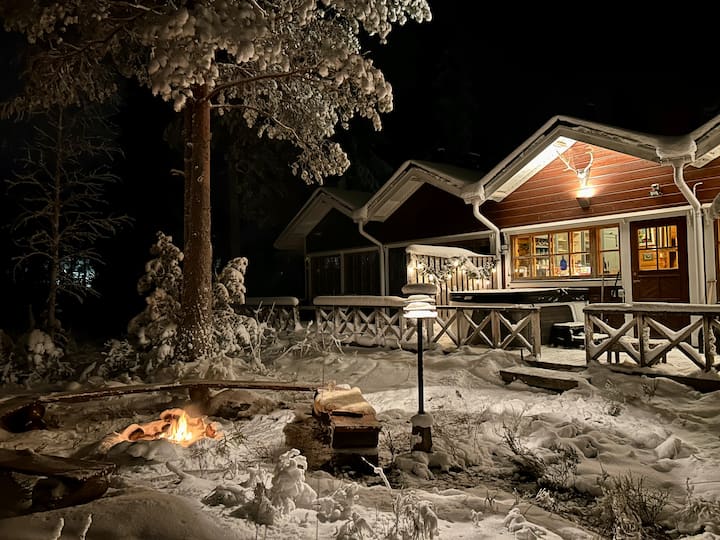 Tilava Ski-in/out -Mökki Huipulla | Oma Poreallas - Jyväskylä