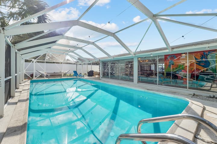 Fenced Pool Getaway | Pets Welcome | Near Beaches - Fort Lauderdale