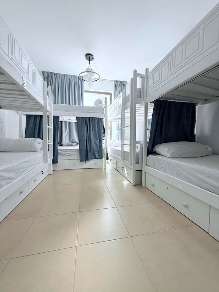 Girls’ Stay By Beach | Secure & Peaceful, Nr Metro - Dubai