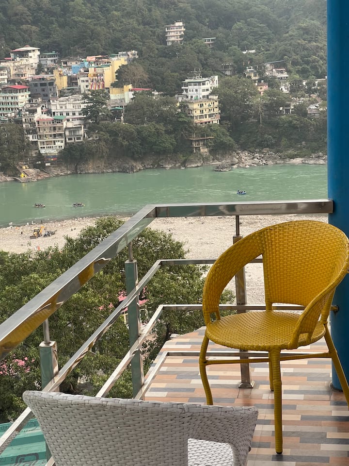 5 River View And Mountain View Rooms - Rishikesh