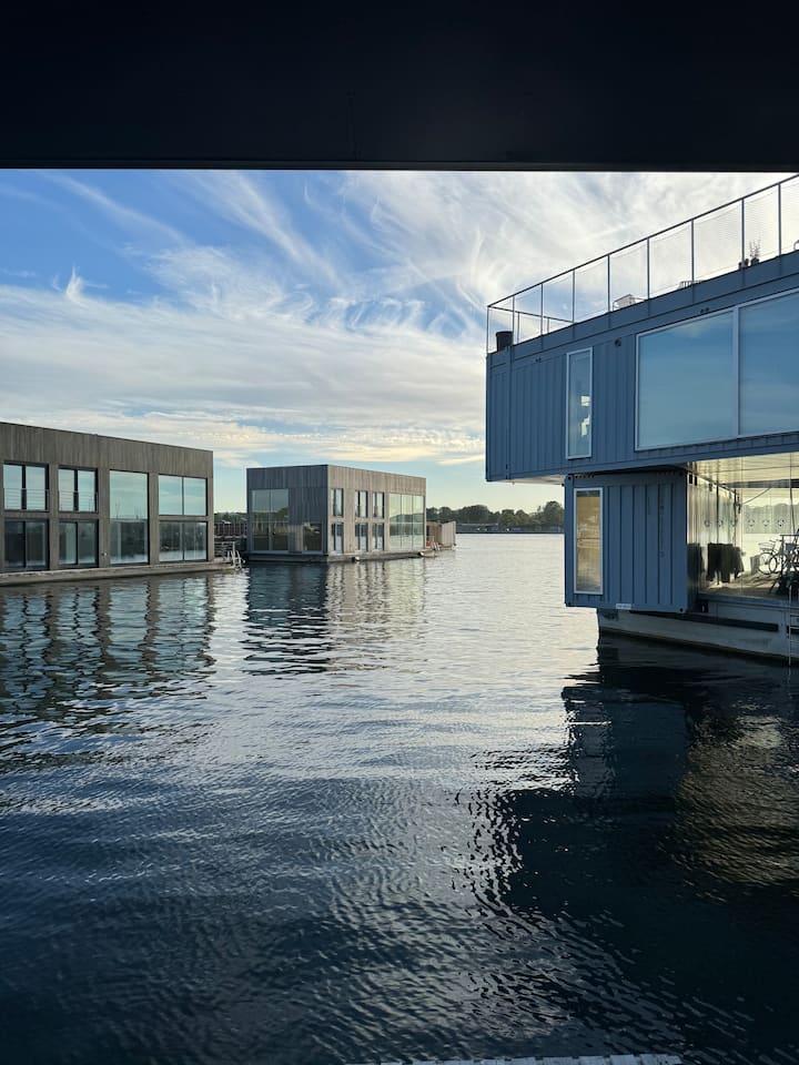 Houseboat On The Water – Stay Like A Copenhagener - Kopenhagen