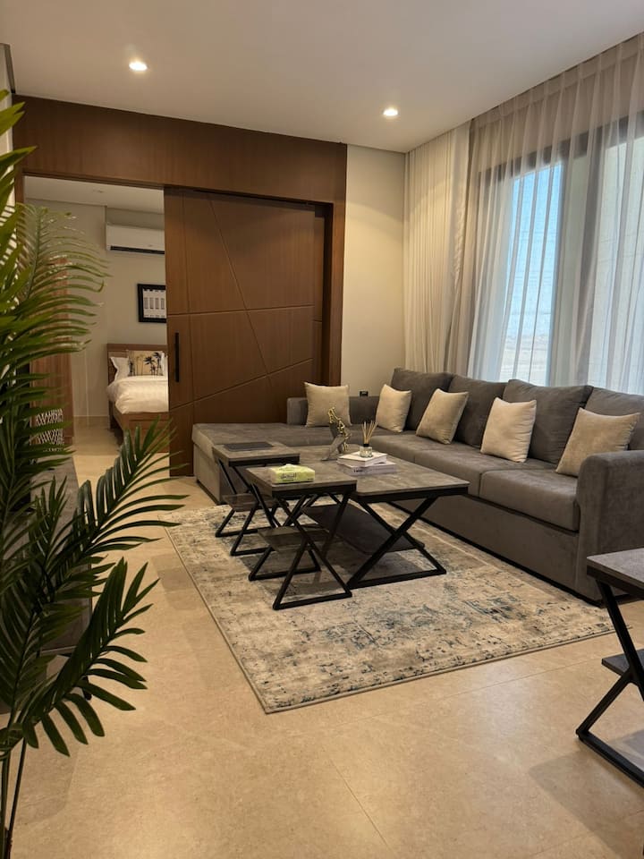 استديو مميز ( اثراء هيلز) - Dammam