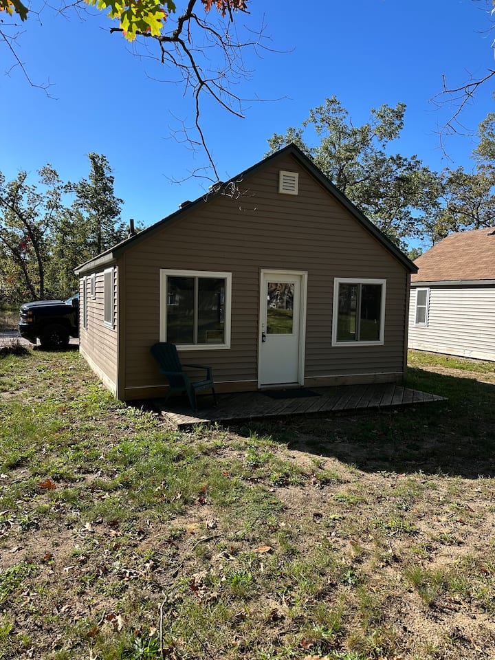 Woodhaven Cottage 15 - Indian River, MI