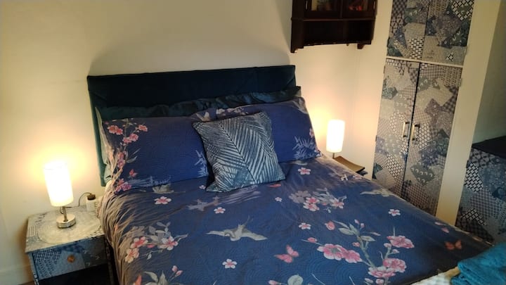 2 Double Adjacent Bedrooms, 2 Bathrooms, Top Floor - Cambridge