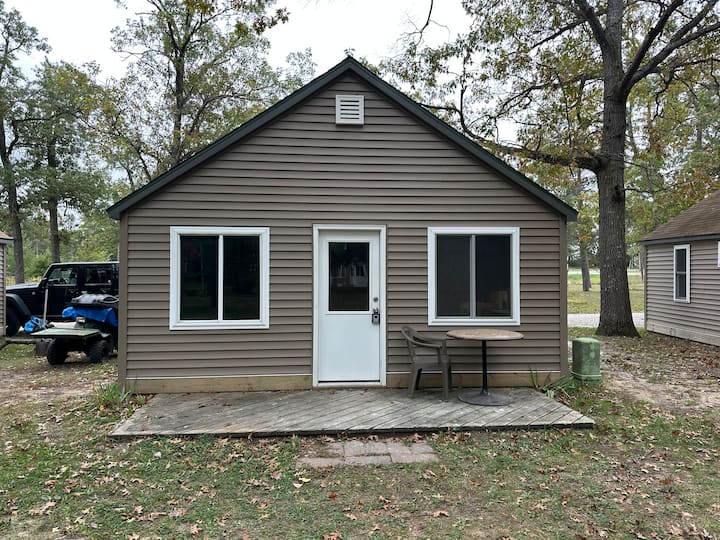 Woodhaven Cottage 18 - Indian River, MI