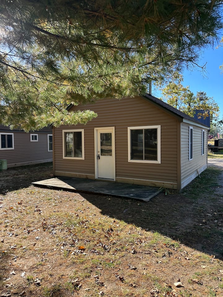 Woodhaven Cottage 19 - Indian River, MI