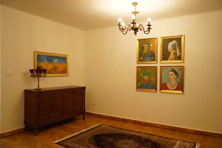 Classic Cairo Charm: Spacious 2br Central Dokki - Cairo