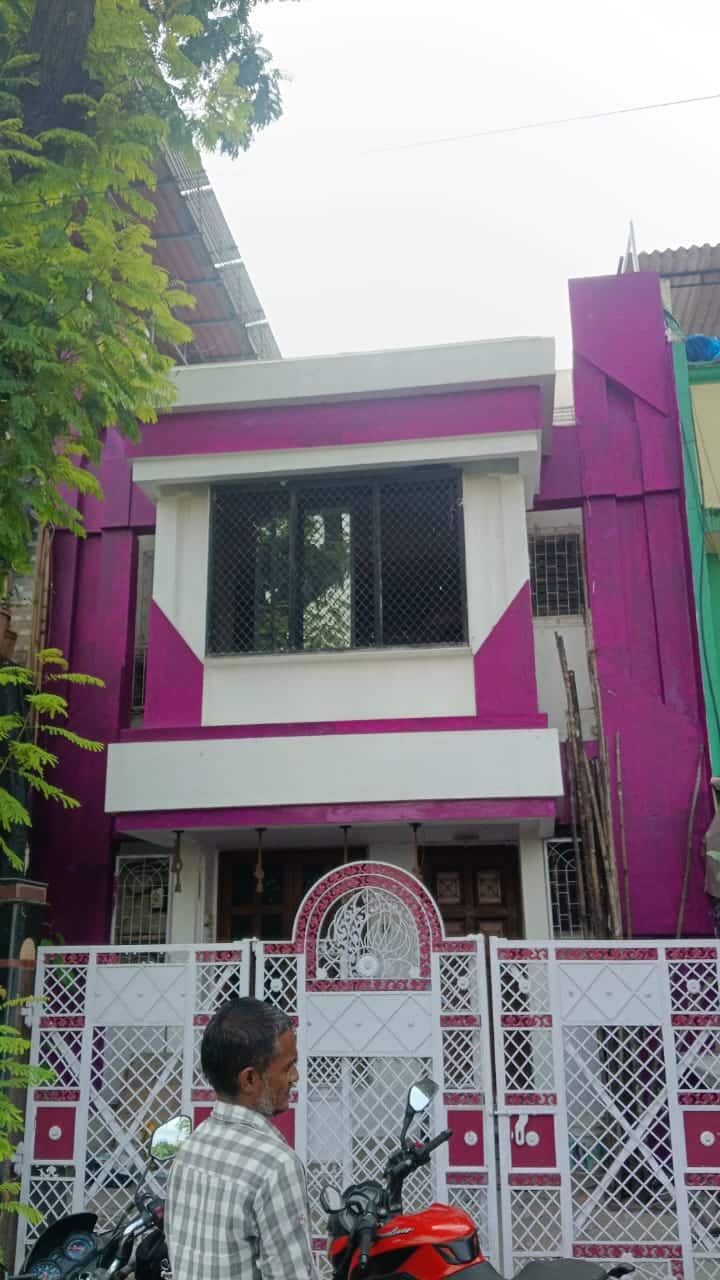 Cmpl Castle, It's A Bunglow With Parking Available - Mumbai