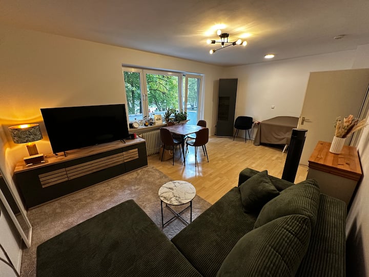 Lichtdurchflutete Wohnung Mit 2 Balkonen - Munich