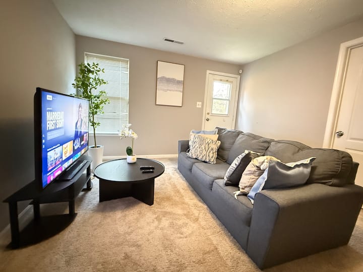 Dneys Analysis Stays: Cozy Bowie Basement Suite - Maryland (State)