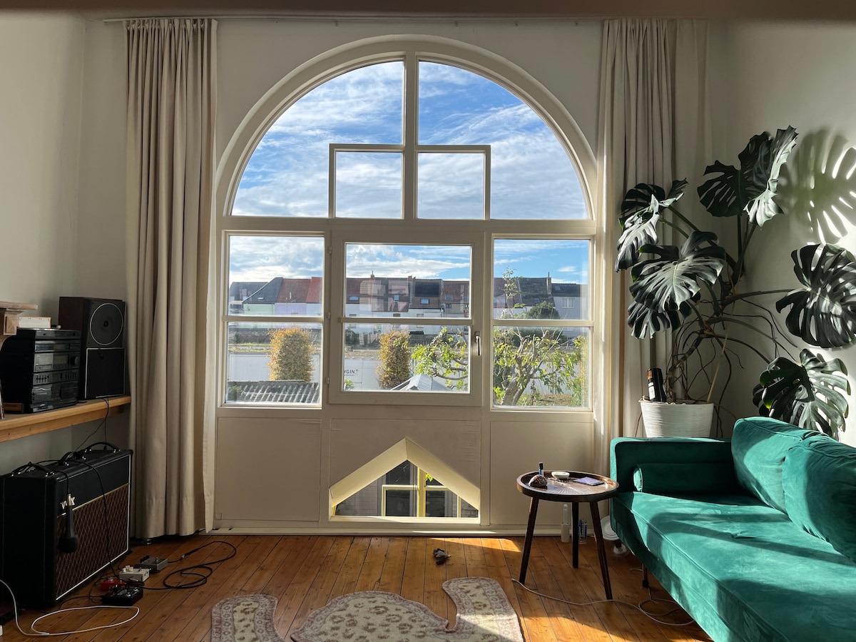 Long stay light-filled architect home with Cat - Airbnb