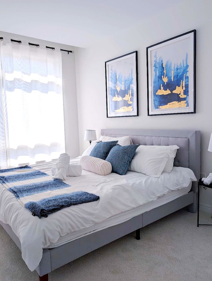 Spacious 5br Retreat | Sleeps 10+ | 4 Baths |4 Car - Ajax