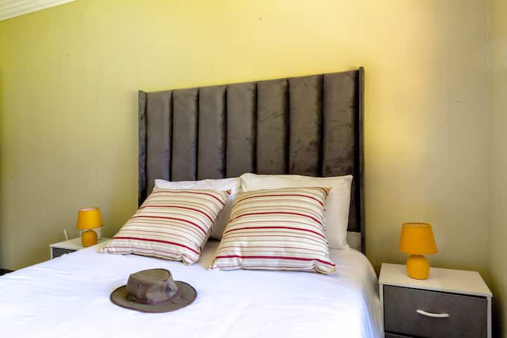 Stunning 4-bed Home In Florida Hills - Randburg