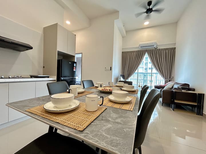 Damansara Center Stay • 3br 8pax • Near One Utama - Kota Damansara