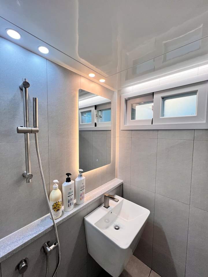 Elise |대전의 중심/방 3개/침대 5개/롯백성심당/둔산동 인접/무료주차 - Daejeon