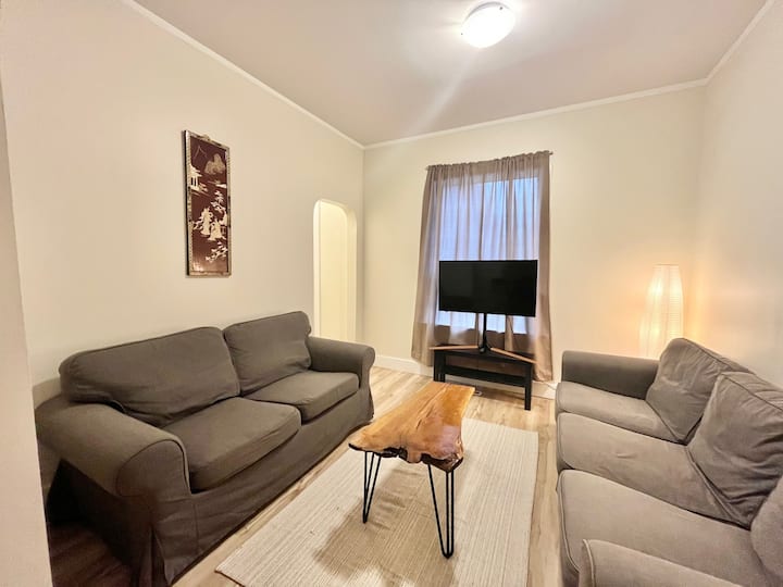 Peg City Zen Suite/2 Br/entire Home/free Parking - Winnipeg