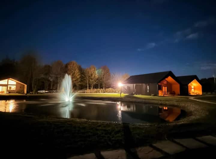 The Cork Cottages Unit 2, Modern, Arcade,1k/1q,2b - Geneva, OH