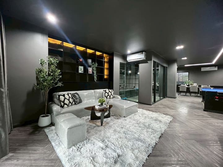 พลูวิลล่าติดซีคอน ตลาดรถไฟศรีนครินทร์ และรถไฟฟ้า - Bangkok