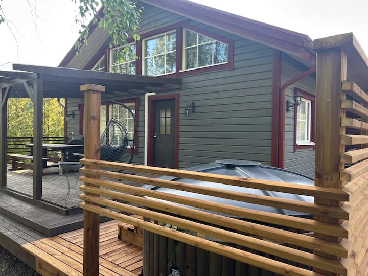 Tunnelmallinen Mökki Kalliojärven Rannalla 98m2 - Isokyrö