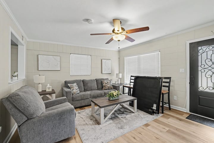 By Fsu |Fenced Yard | Pet Friendly - Tallahassee, FL