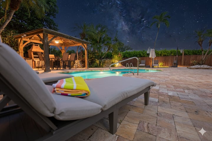 Family Oasis: Private Pool, Grill, Work & Play - Sunrise, FL