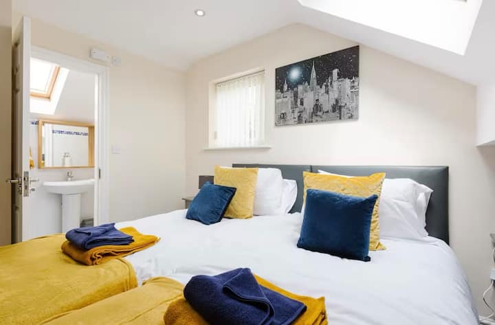 Oxheys Stays - Sleeps 7 Home From Home - Preston