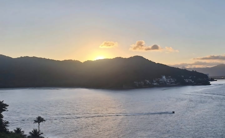 Lindo Apartamento Vista Pro Mar Na Ilha Porchat. - Santos