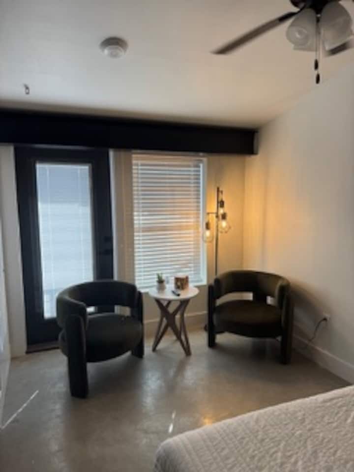 Downtown Midlothian. 20 Min. From Dallas - Midlothian, TX