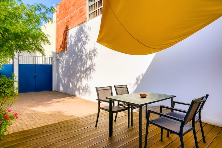 Terrasse Rare à Bordeaux, Havre De Paix En Pierre - Bordeaux