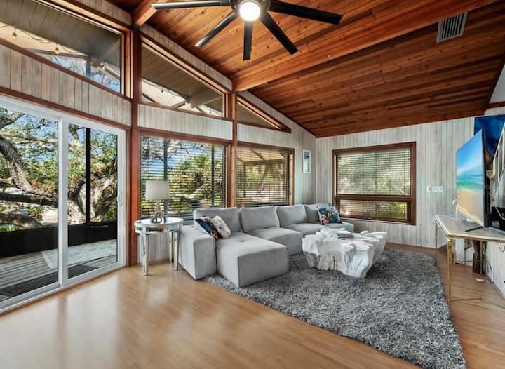 The Saint Albans Treehouse - Siesta Key, FL